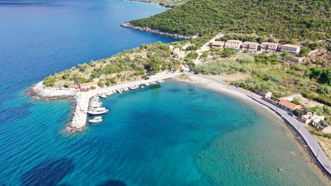 Ο Τυρός Αρκαδίας από ψηλά - Artviews