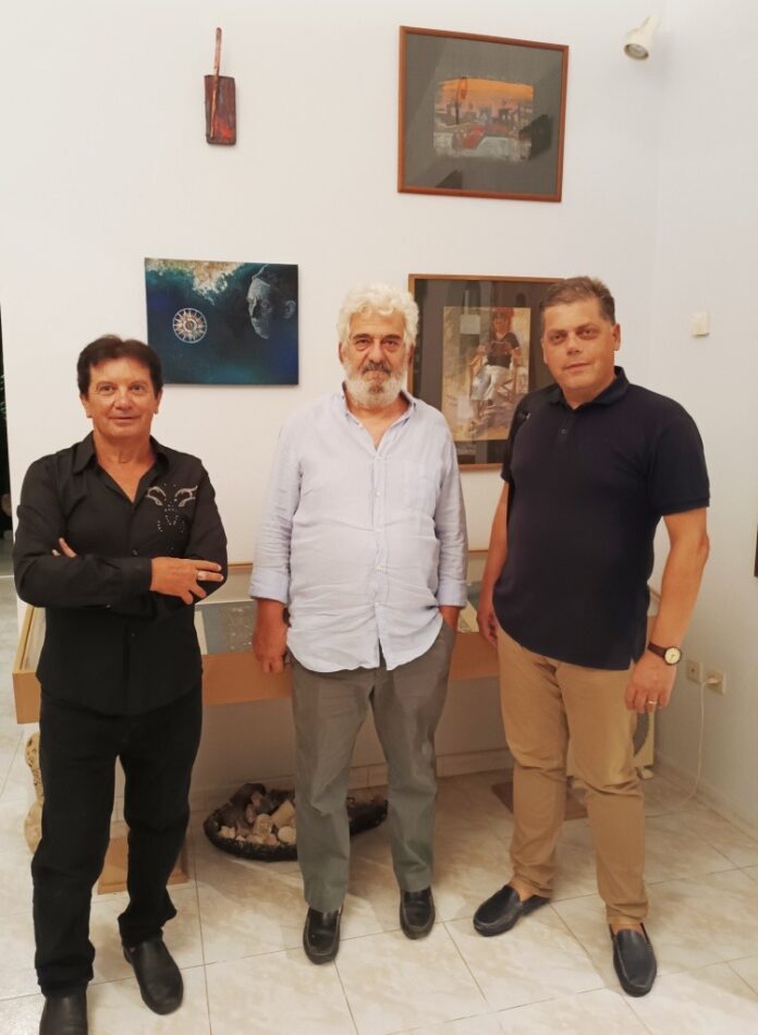 Εντυπωσιακή εικαστική έκθεση και υπερλαμπρή πανσέληνος στον κήπο της ...